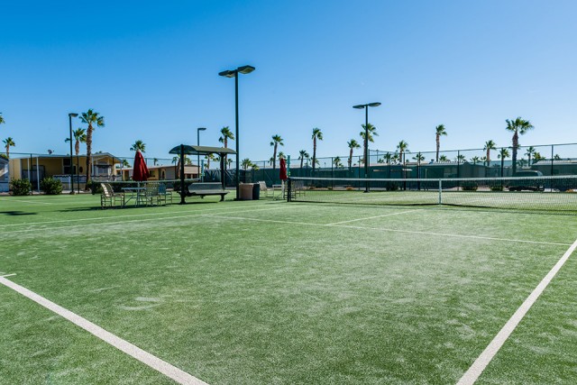 Surprise Arizona - RV Park & Resort for active seniors | Sunflower