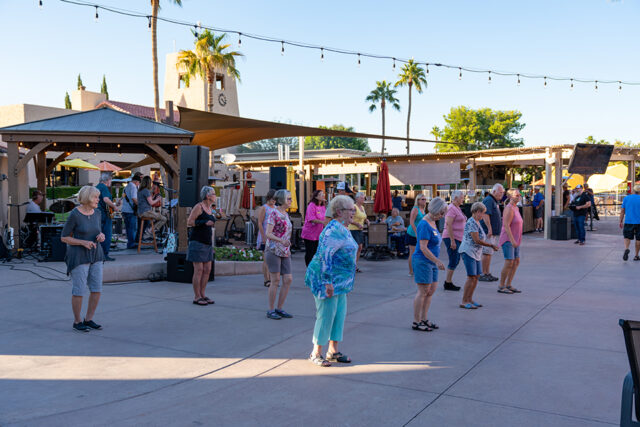 Surprise Arizona - RV Park & Resort for active seniors | Sunflower